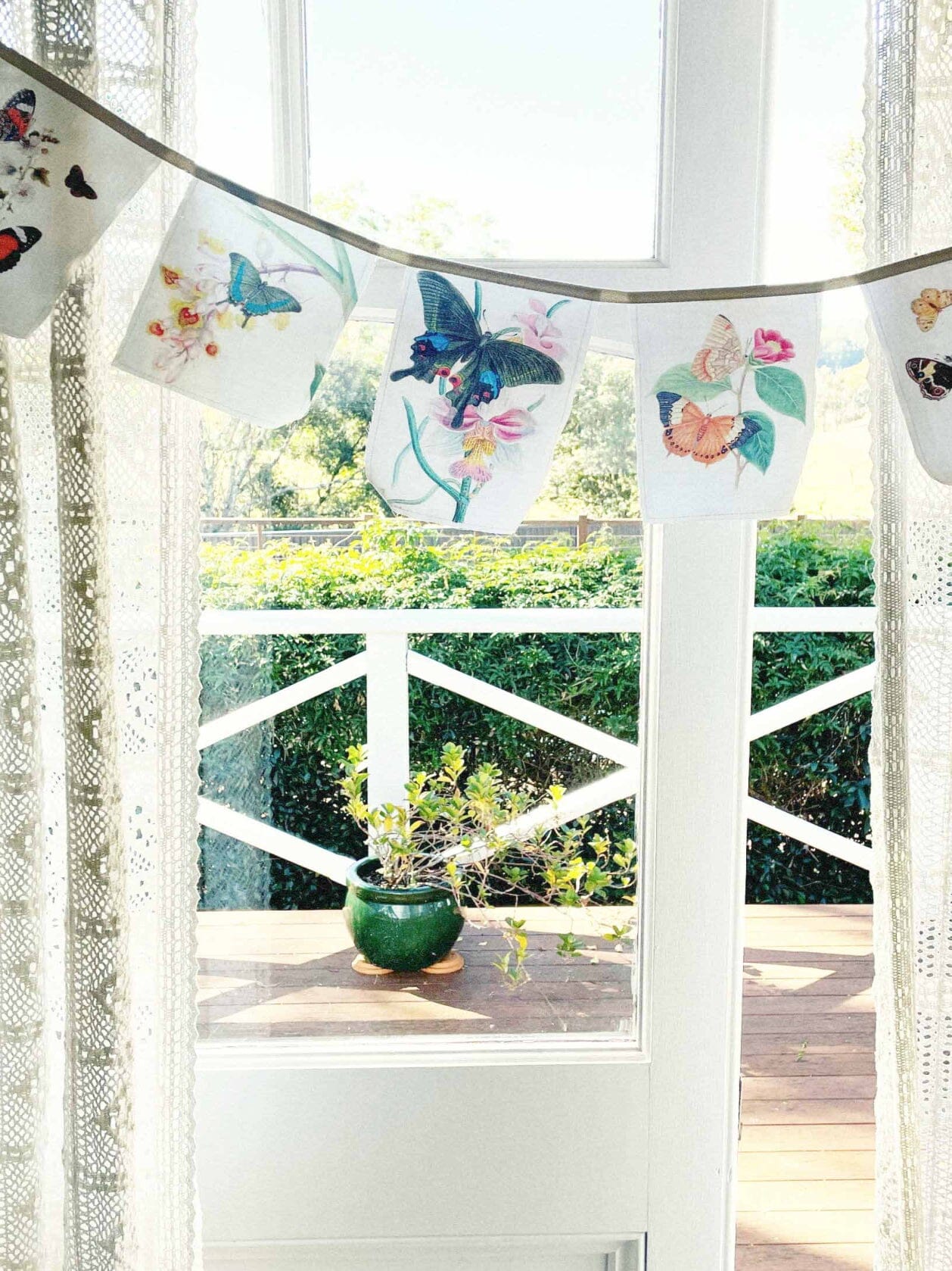 Lazybones Butterflies Garland